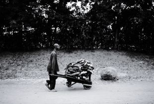 Déborah NANNI-DEMONT - Tendacious wandering | LensCulture