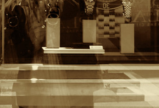 Jonathan Aubrey - Country Club Plaza Street Photography | LensCulture