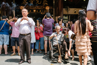 Mindy Tan Huimin - Singles | LensCulture