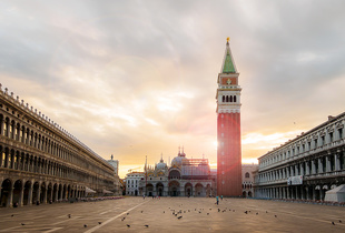 Tom Theys - Piazza San Marco | LensCulture