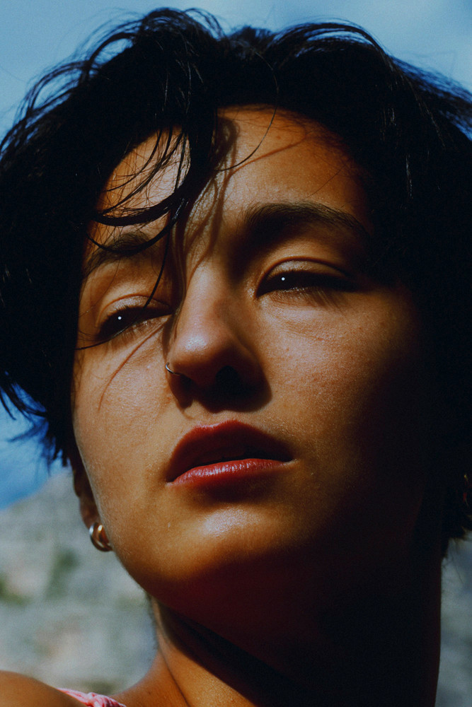 Stephanie O'Connor - Under the weight of the flowers | LensCulture