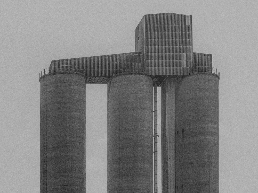 Klaus Lenzen - grey in grey | LensCulture