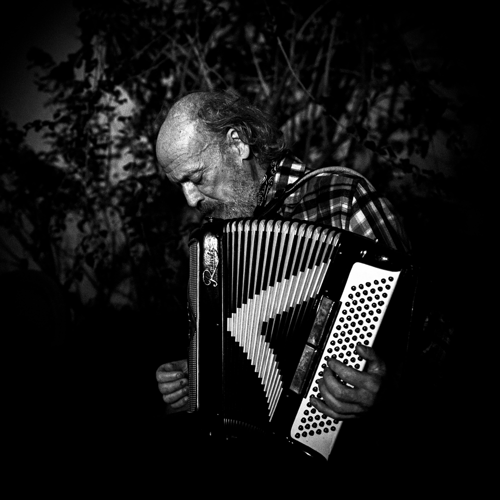 Ronald Waite - Tuesday Nights on Martha St. | LensCulture