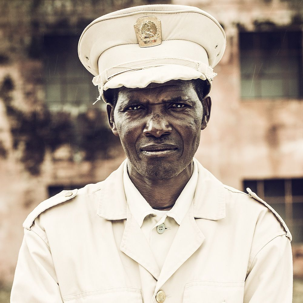 Xavier Sivecas - SOBAS Angola - This is my world | LensCulture