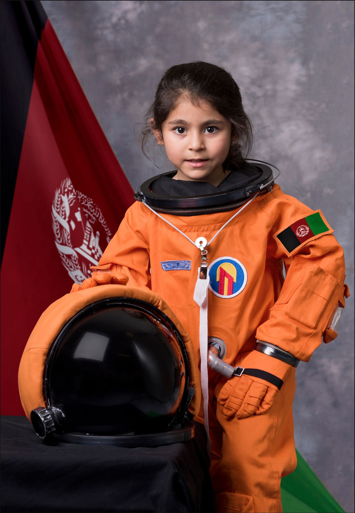 thomas ollivier - Cosmo Kids | LensCulture