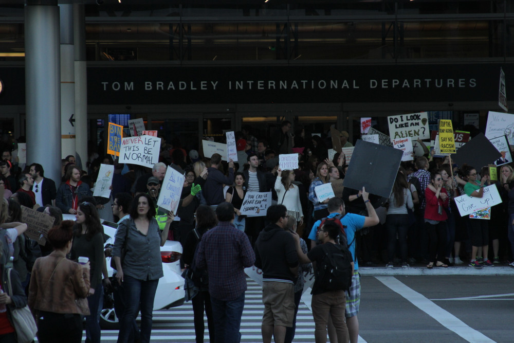 Geo Moreno - People Come Together - The Day LAX Shut Down | LensCulture