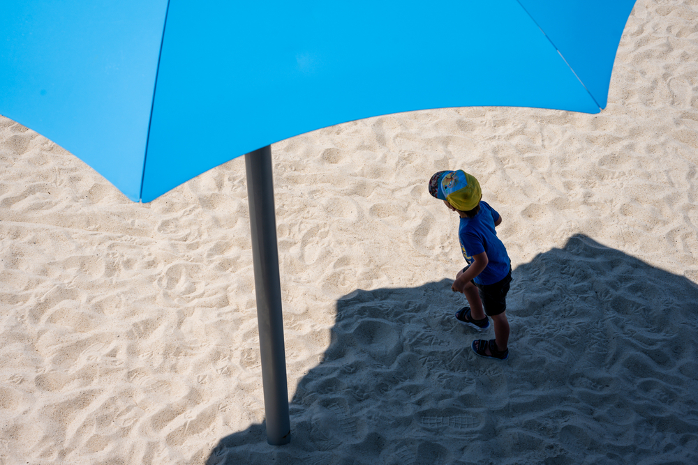 Lawrence Perlman - Land and Sea | LensCulture