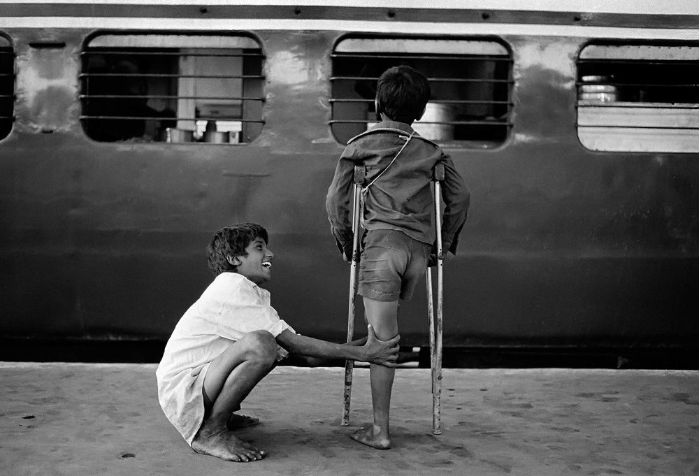 Dario Mitidieri - STREET CHILDREN OF BOMBAY | LensCulture