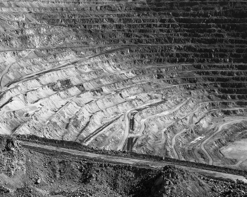 Buzzy Sullivan - Between Horizons | LensCulture