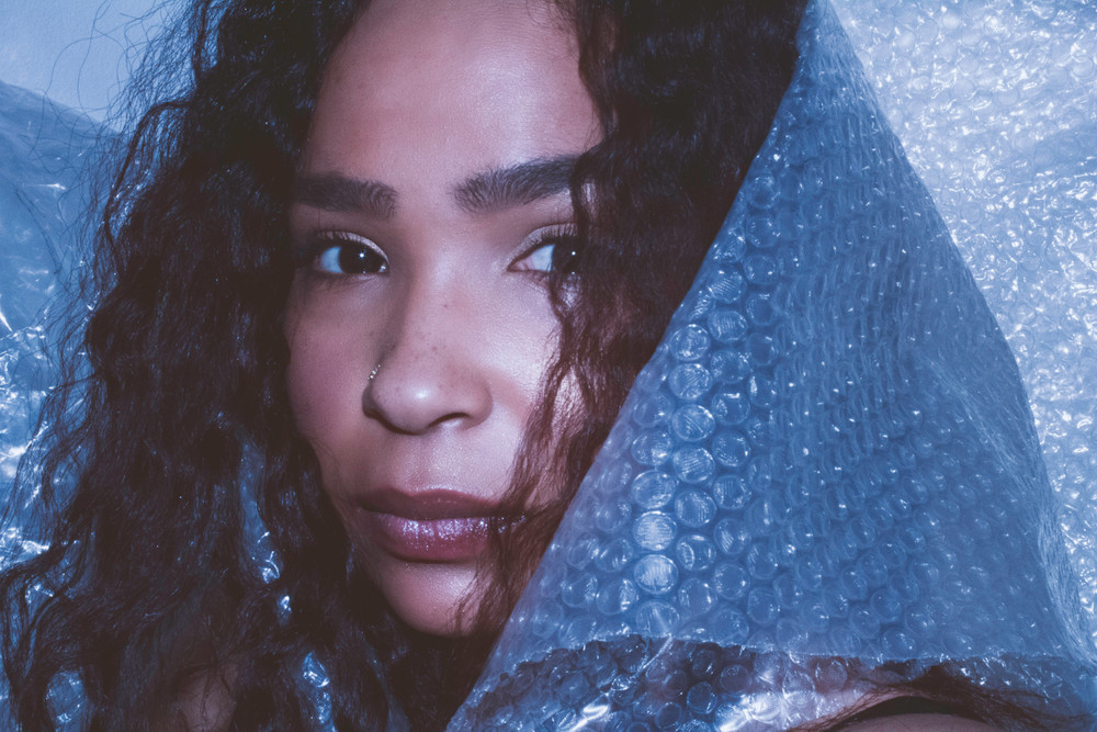 Alexis Elliott - Handle With Care | LensCulture