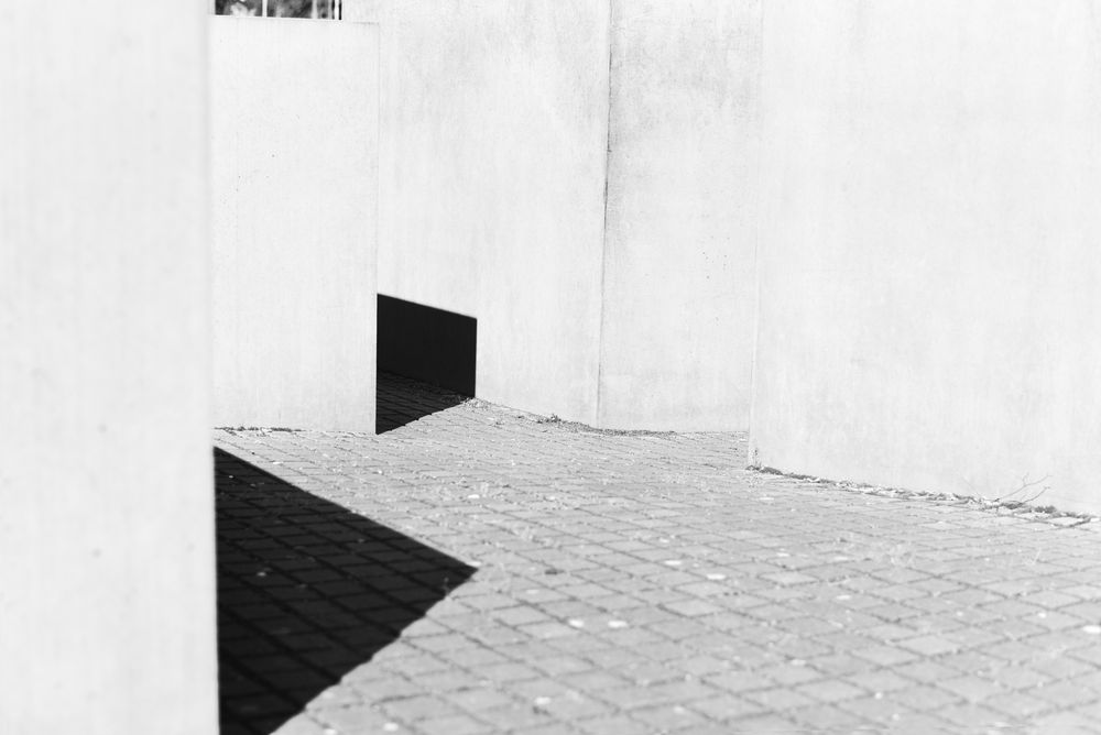 mo fischer - berlin the corona way and memories | LensCulture