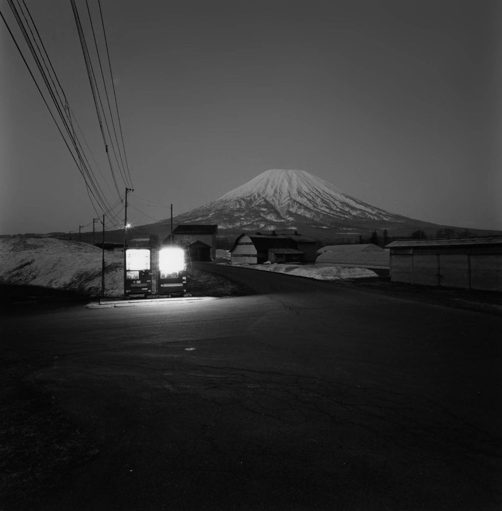 Roadside Comforts: Japanese Vending Machines - Photographs and text by ...
