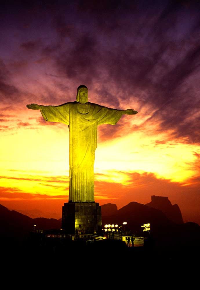 Harvey Lloyd - FLYING THE DEAD MAN'S CURVE AROUND THE WORLD | LensCulture