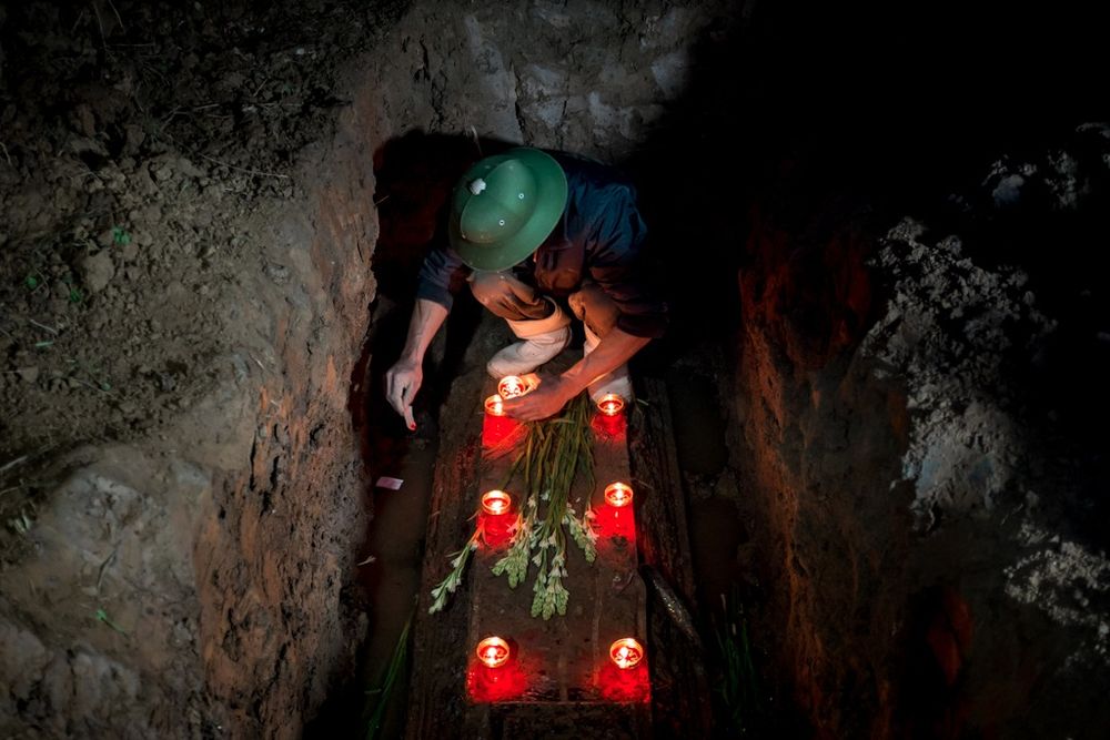 Linh Pham - Reburial Rituals | LensCulture