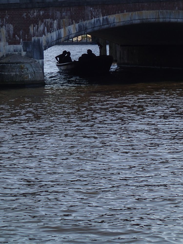 Rixa Lohmann - Tangled by the light | LensCulture