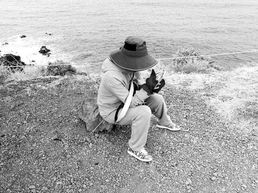 Alessandro Inches - Santorini's hats | LensCulture