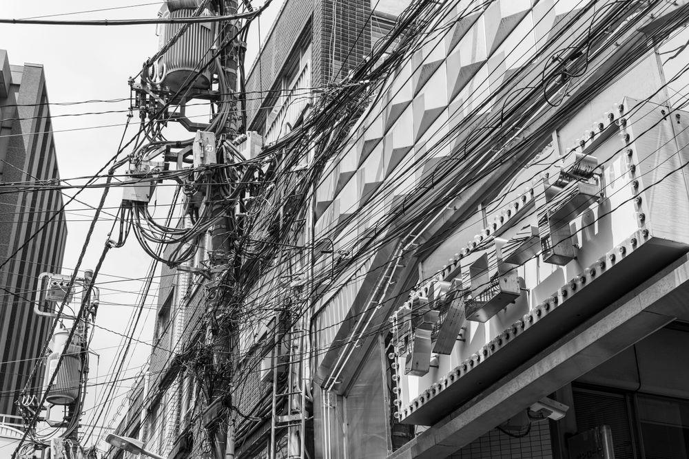 Tomoaki Makino - Tokyo Utility pole | LensCulture