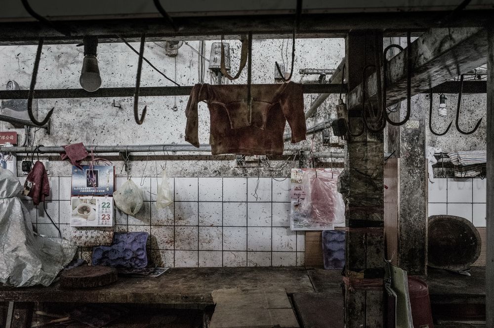 Saint Huang - Meat stall | LensCulture