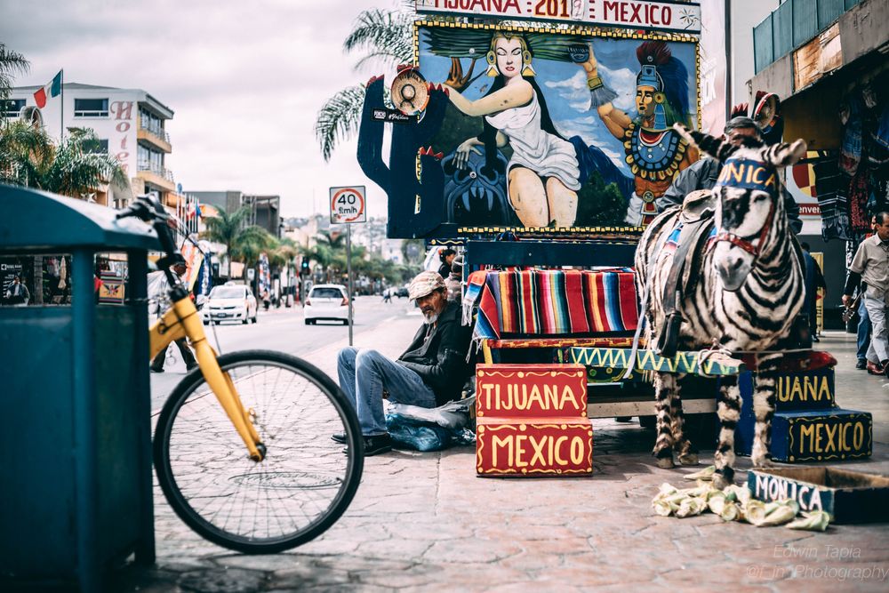 Edwin Tapia - La perspectiva de Monica | LensCulture