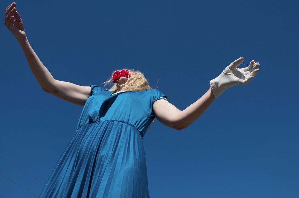 Susan Swihart - Passing / Outdoors with Jamie Burris | LensCulture