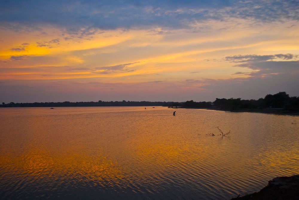 Peter Tawil - Chasing Sunsets | LensCulture