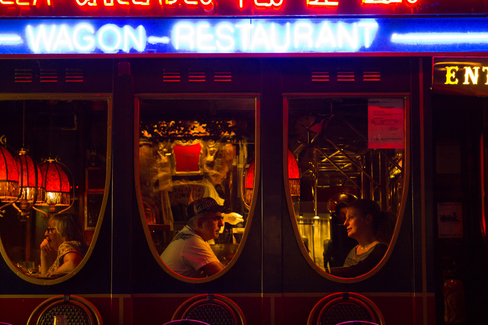 Ali Mozaffari - Couples on the street | LensCulture