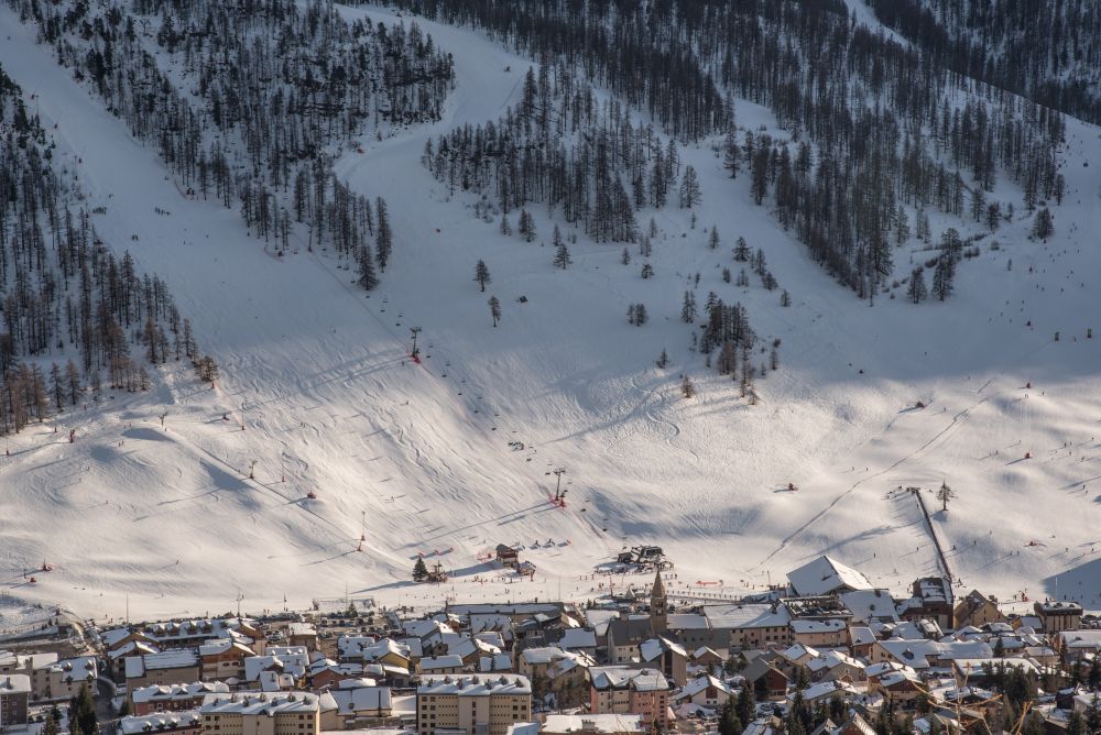 frankie mcallister - Curved Footprints - manipulated landscapes ...