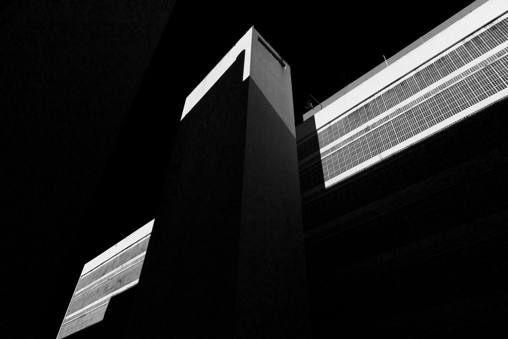 Jose Roberto Bassul - Concretist cityscape | LensCulture