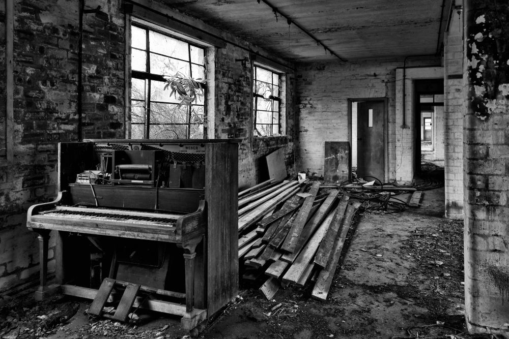 Alfonso Ramundo - Derelict Decadence | LensCulture