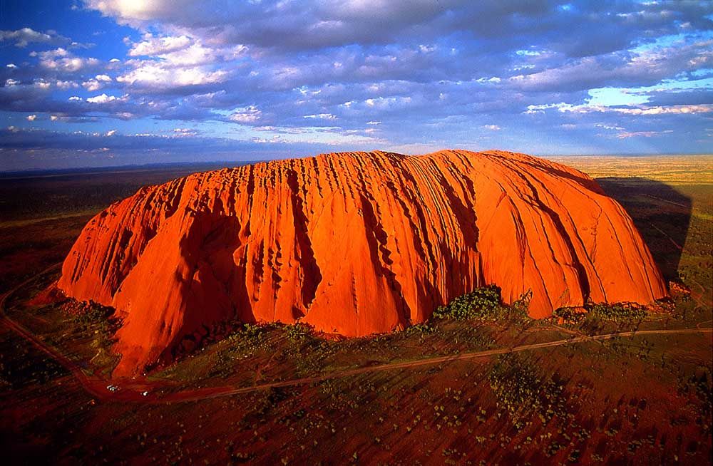 FLYING THE DEAD MAN'S CURVE AROUND THE WORLD - LensCulture