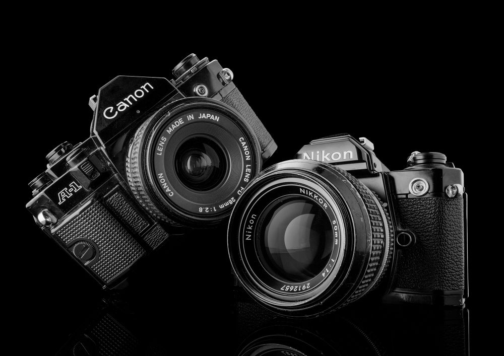 Michael Bradfield - Cameras of the Twentieth Century | LensCulture