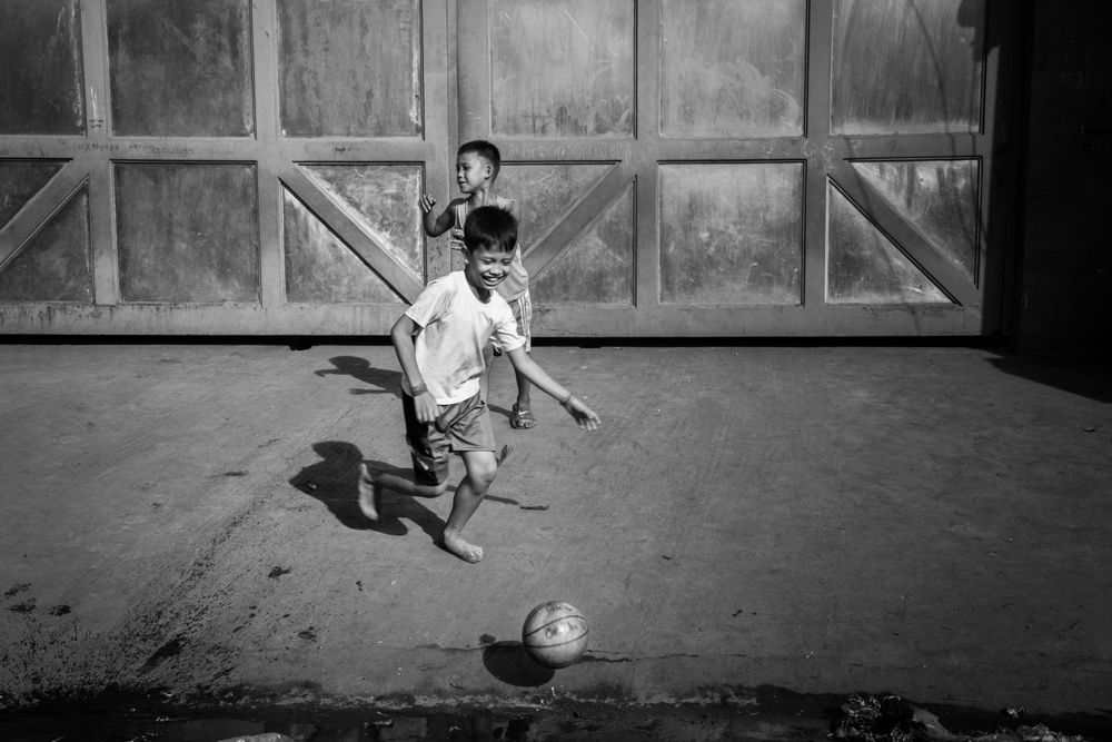 Pedro Ricarte - Smokey Mountain - On the boundaries of Human condition ...