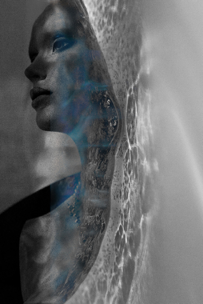 MaryAnn Hess - Light and Shadow through Glass Distortion | LensCulture