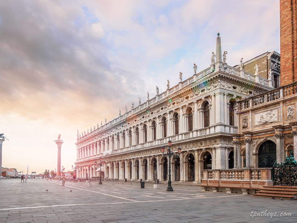 Tom Theys - Piazza San Marco | LensCulture