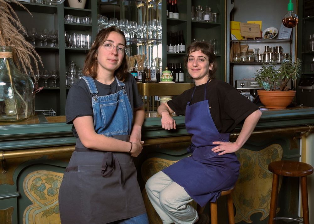 Timothy Lawrence - Women@Work | LensCulture