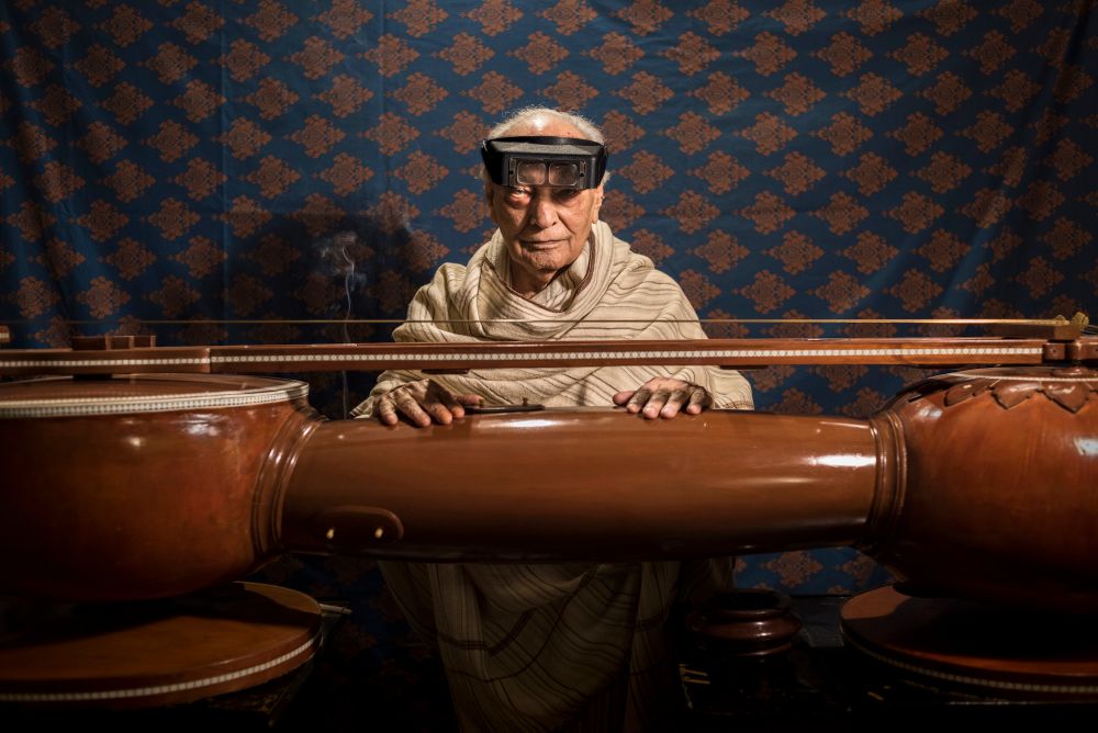 Aun Raza - For the Love of Lahore - Stray Hope & Antidotes | LensCulture