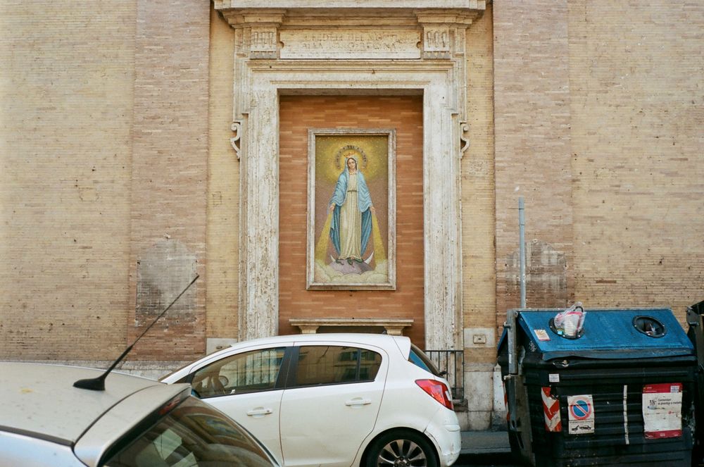 Hamilton Nguyen - Urban Temple | LensCulture