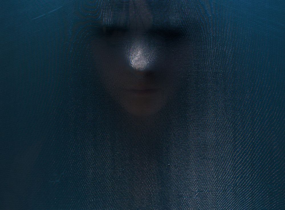 Luca Pierro - Photographic Portraits behind the Canvas | LensCulture