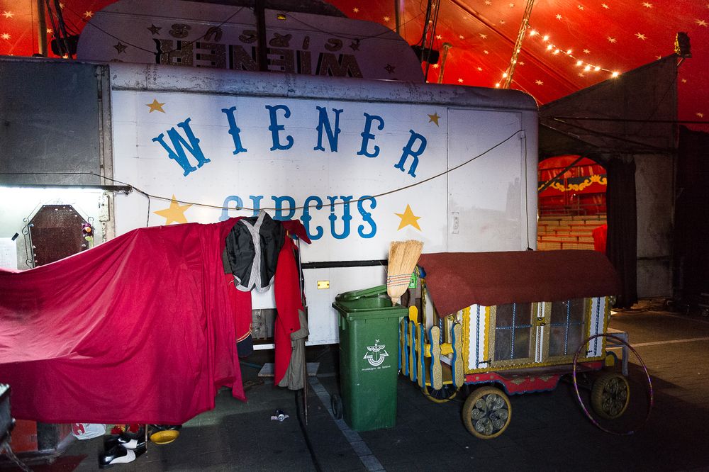 nele martens - Achter de schermen van het Wiener Circus | LensCulture