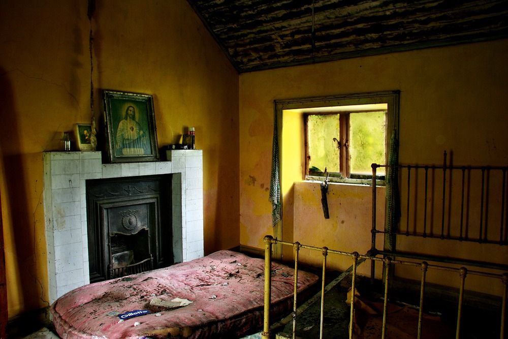 David Creedon - Ghosts of the Faithful Departed | LensCulture