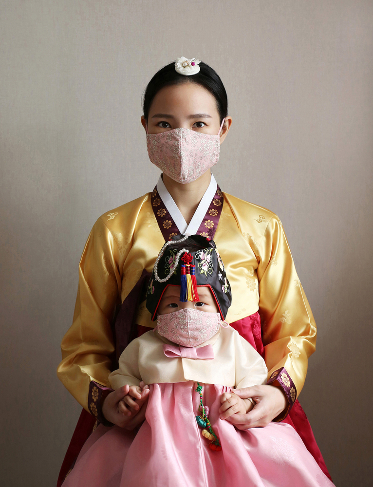 Heun Jung Kim - Tae Jung and Ha Ru | LensCulture