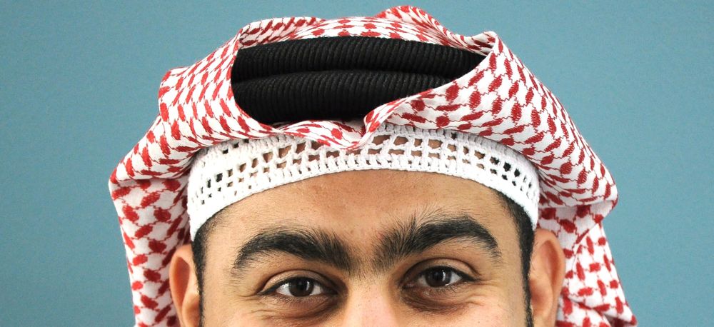 Stephanie Ravel - My 'ghutra' is me | LensCulture