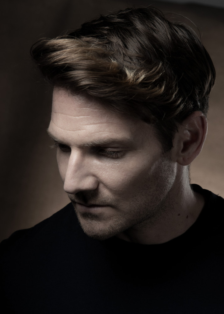 John Santoro - The Extra Image | LensCulture