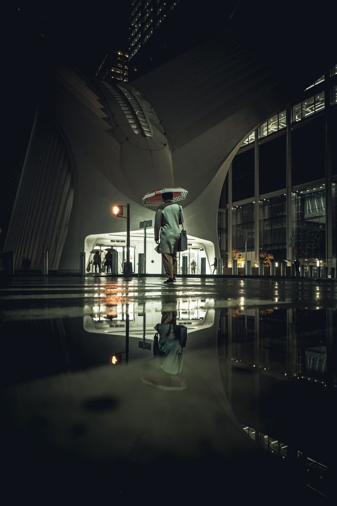 Kenneth Hines Jr - Isolation in a Busy Urban Landscape | LensCulture