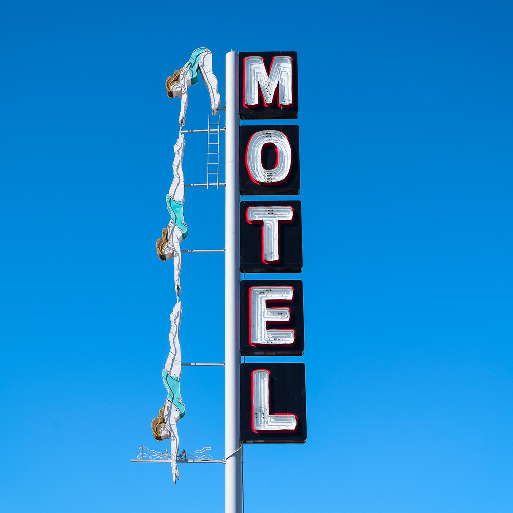 Molly Block - Roadside Relics | LensCulture