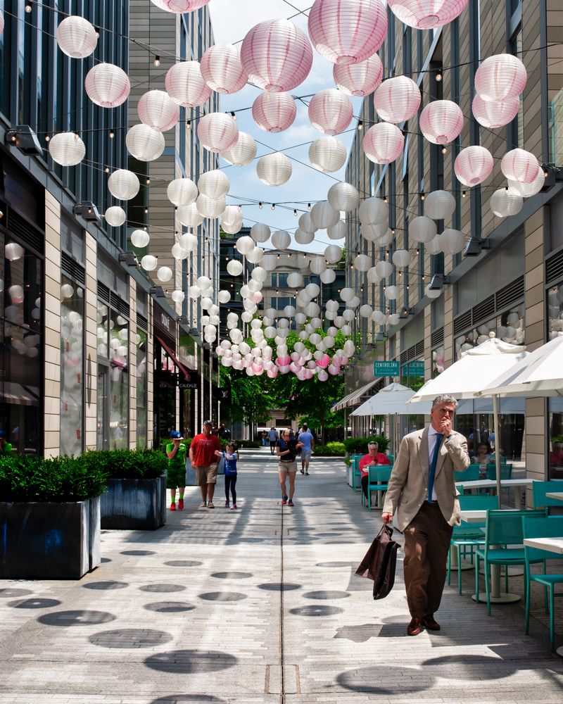 Geoff Livingston - Geoff Livingston 2019 Street Photos | LensCulture