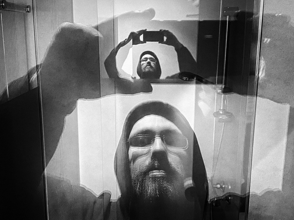 Neil Johansson - Hotel Room | LensCulture