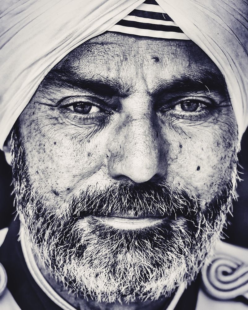 Raphael Too - portrait photography in session | LensCulture