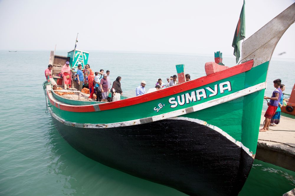 Ruhul Amin - Boats of Bangladesh | LensCulture