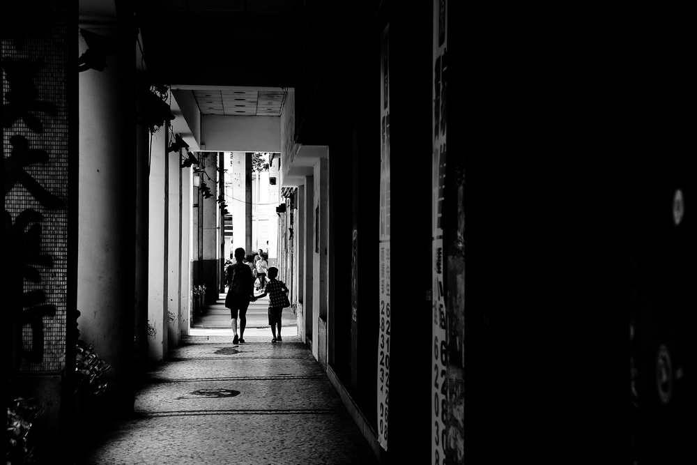 Wilson Sze Shing Au - B&W Streets in Asia | LensCulture